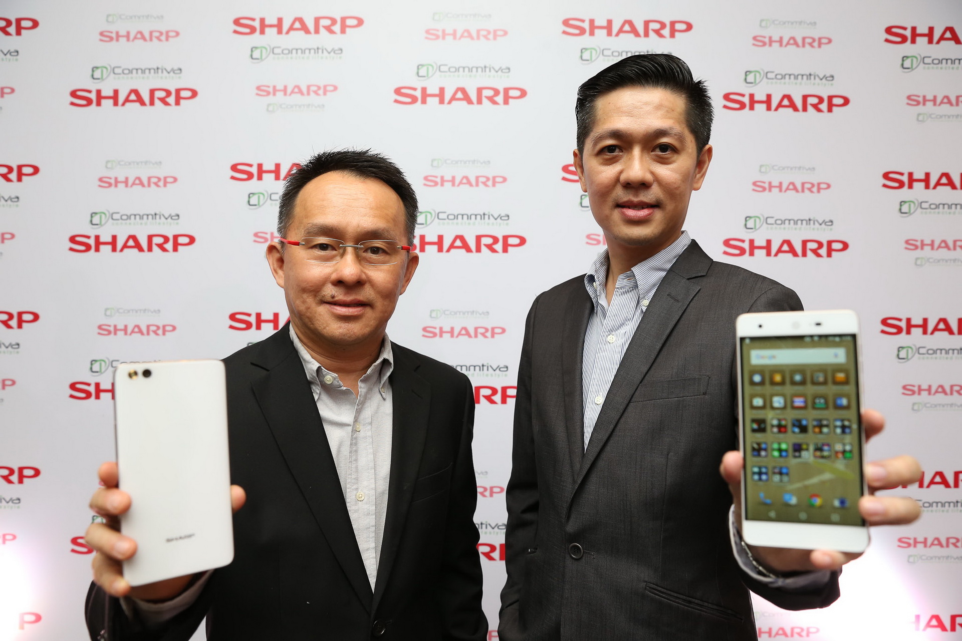 Sharp Smartphone 1 - Extreme IT