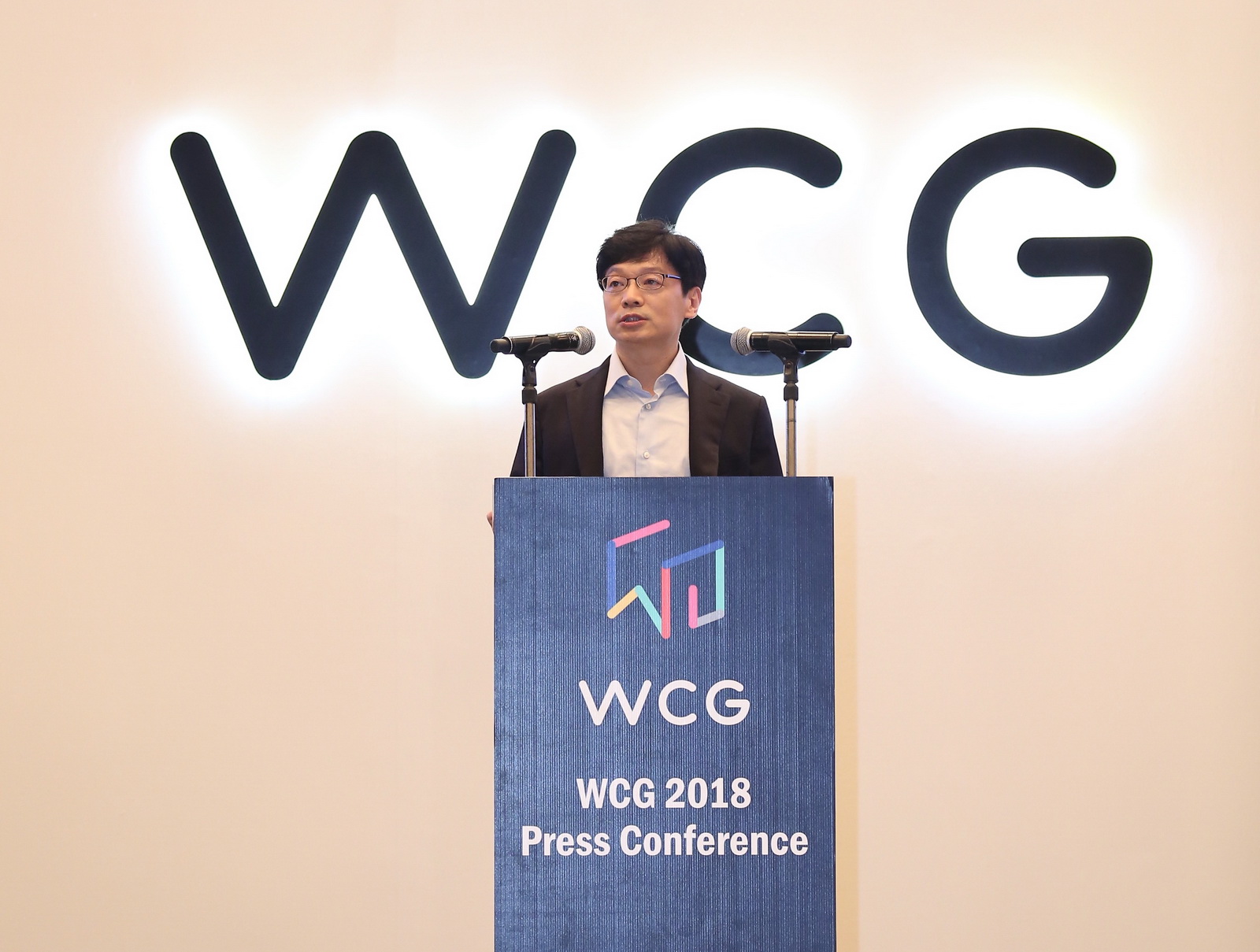 CEO Kwon HyukBin - the founder and chairman of Smilegate - 2 - Extreme IT